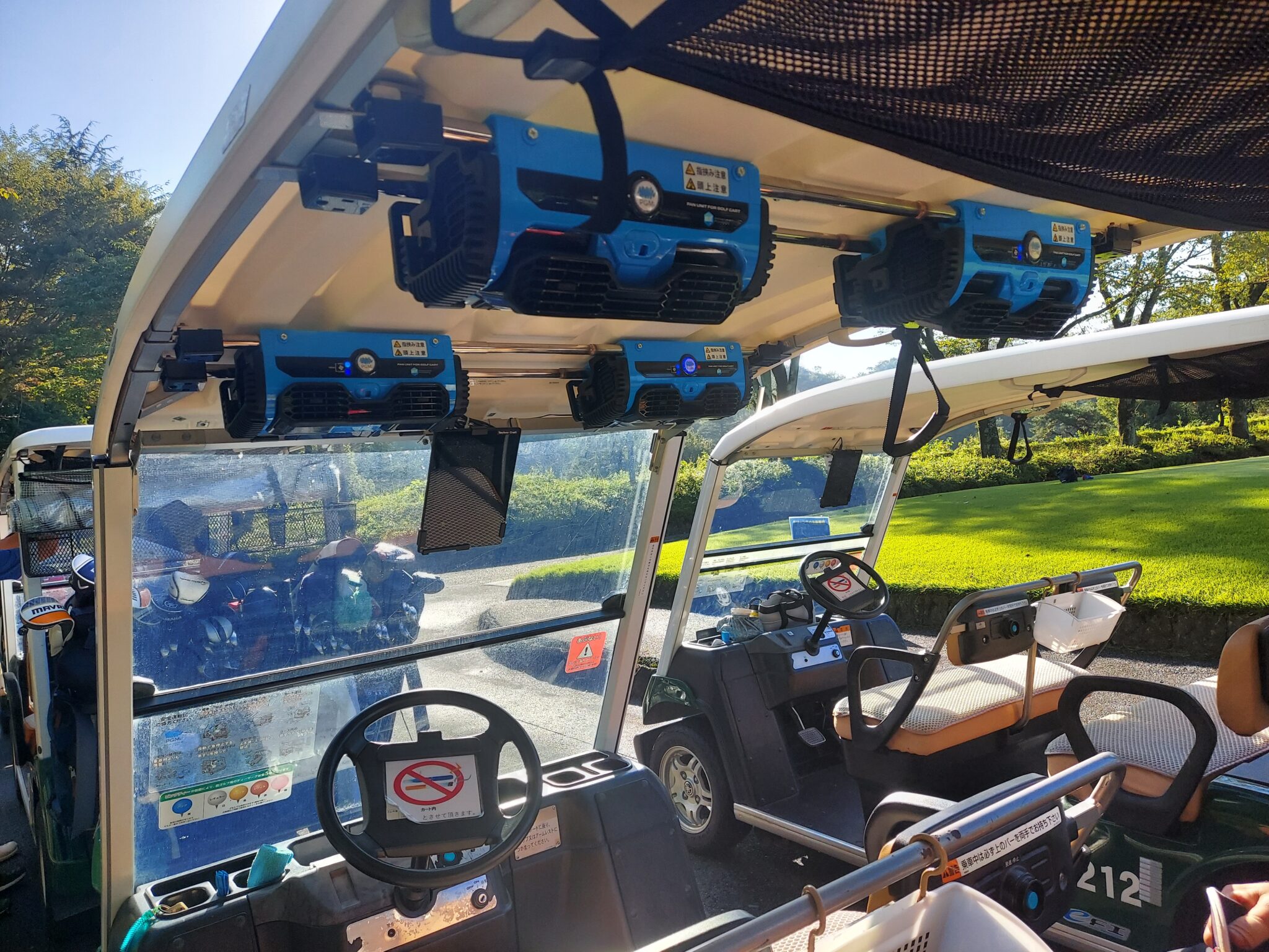 クールカートで快適ゴルフ | リバーサイドゴルフ練習場